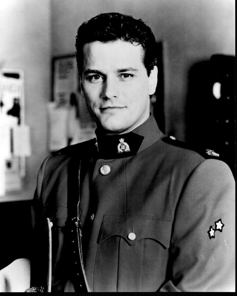 Paul Gross In Uniform For Due South Black And White Photo Print (8 x 10 ...