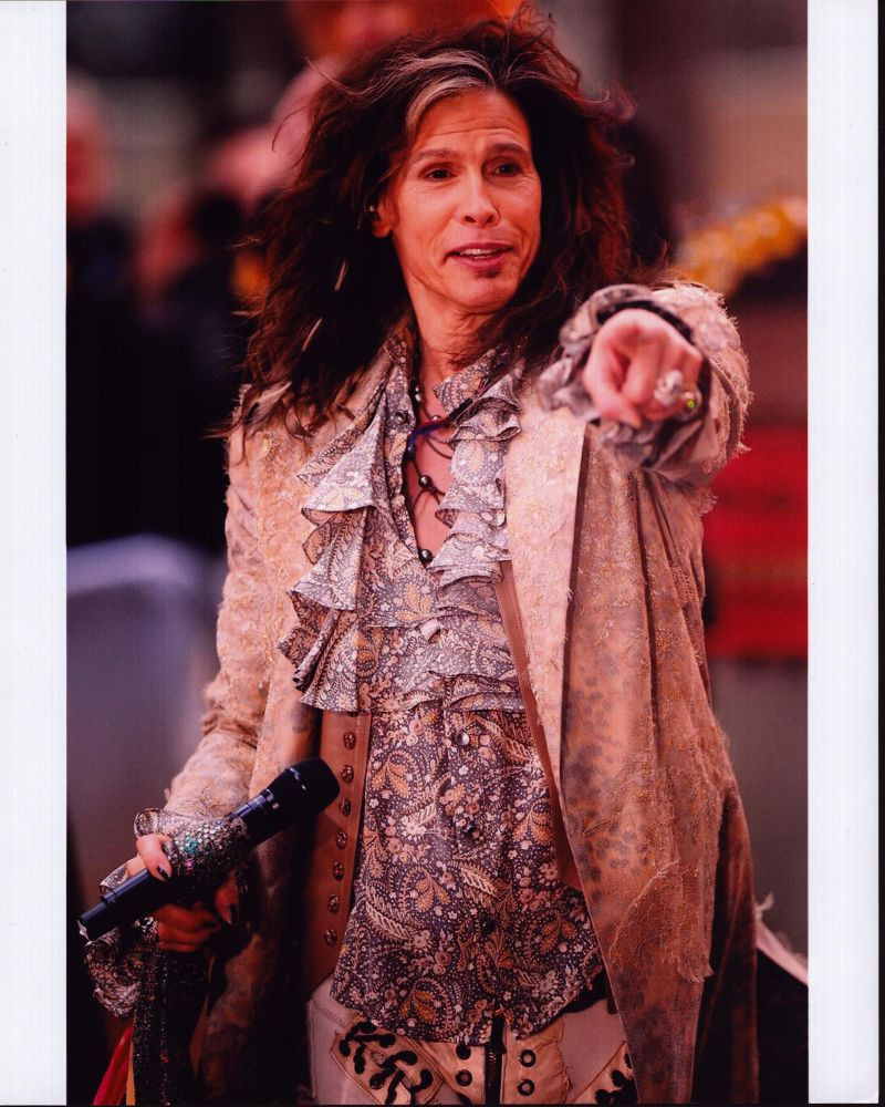 Steven Tyler Pointing In Tan Jacket With Paisley Ruffle Top Photo Print ...