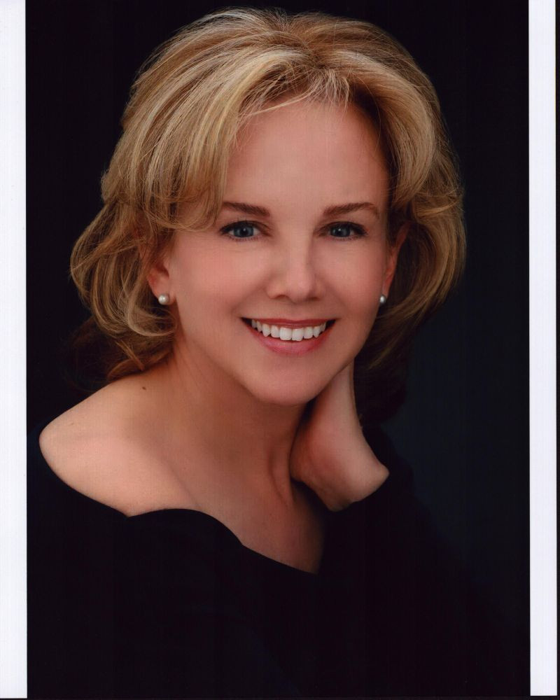 Linda Purl Headshot In Black Photo Print (8 x 10) - Posterazzi