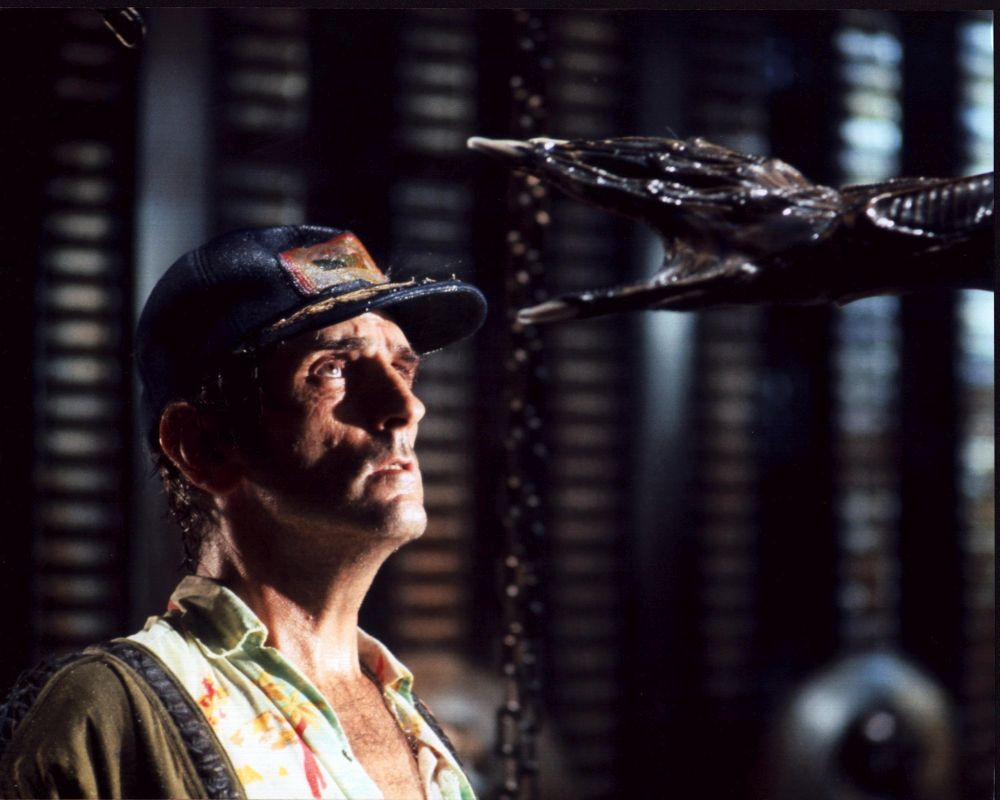 Harry Dean Stanton In Alien Photo Print (8 x 10) - Posterazzi