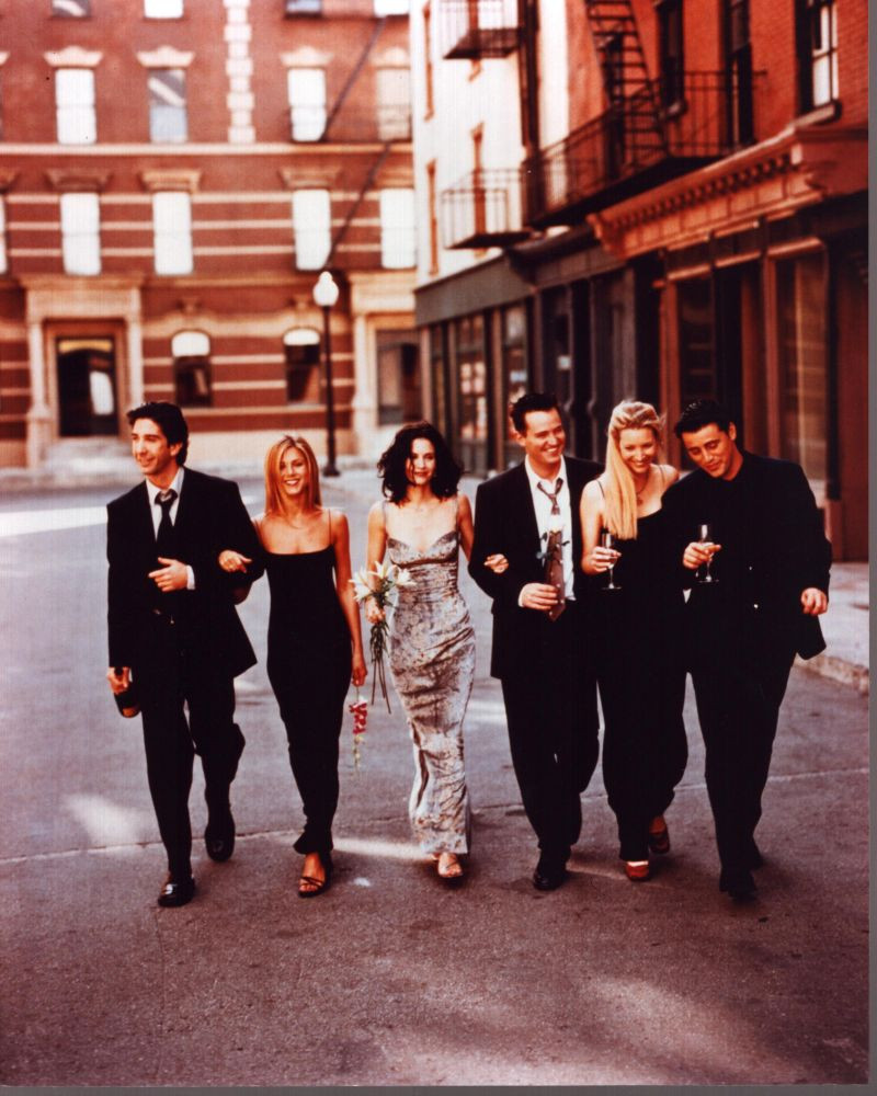 Friends Cast Walking Down Street Photo Print (8 x 10) - Posterazzi
