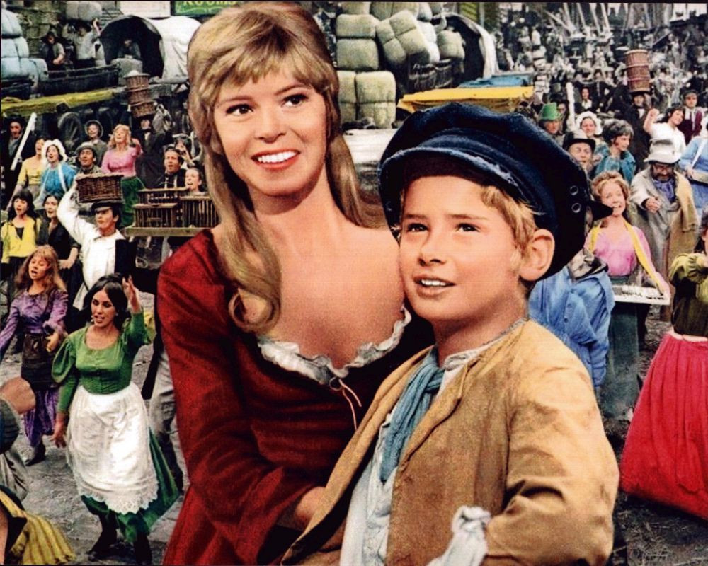 Shani Wallis And Mark Lester In Oliver! Photo Print (8 x 10) - Posterazzi