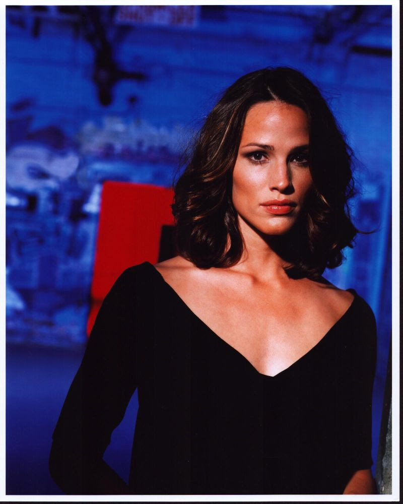 Jennifer Garner In Wide Neck Black Top Photo Print (8 x 10) - Posterazzi