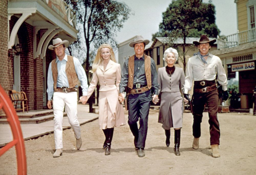 The Big Valley, Lee Majors, Linda Evans, Richard Long, Barbara Stanwyck ...