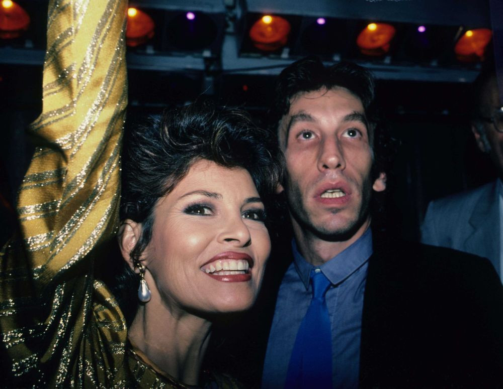 Raquel Welch & husband Andr Weinfeld. Undated Photo by Adam Scull ...