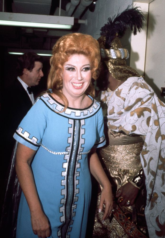 Opera singer Beverly Sills backstage at LaScala, in Rossinis LAseddio ...