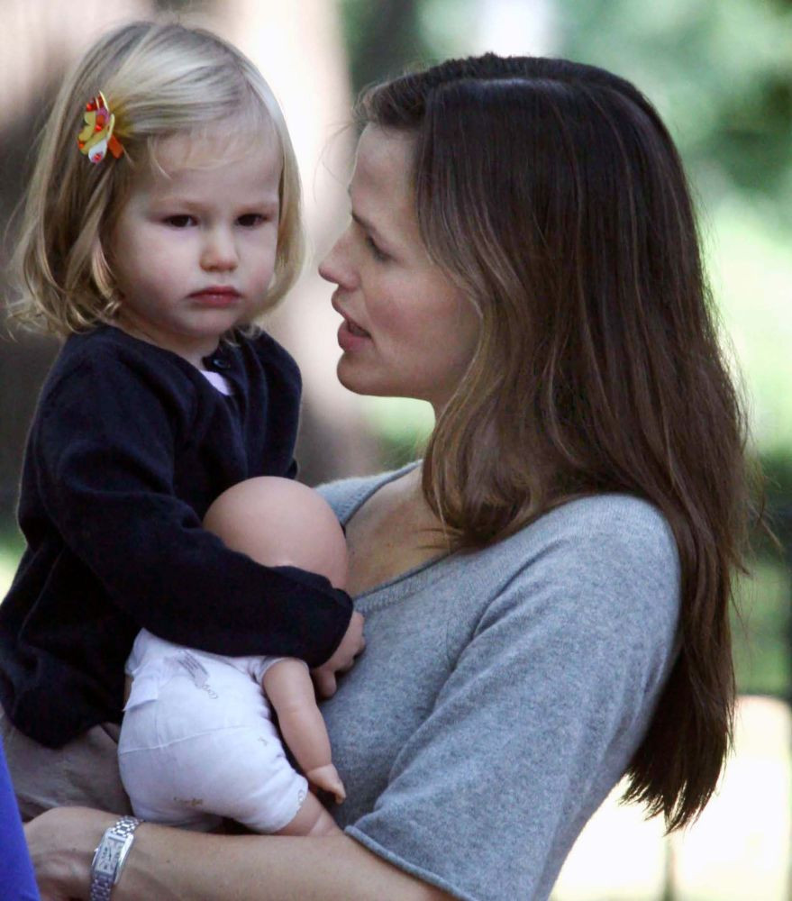 Jennifer Garner, daughter Violet 10-15-07 Photo By John Barrett ...