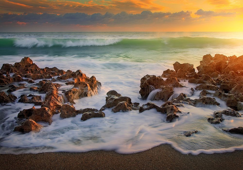 Approaching Wave Poster Print - Patrick Zephyr - Posterazzi