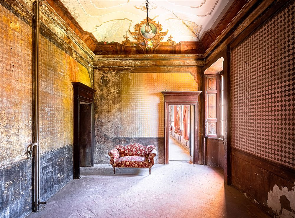 Royal Room Poster Print - Roman Robroek - Posterazzi
