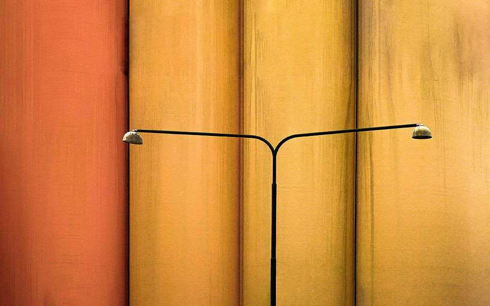 Street lamp Poster Print - Inge Schuster - Posterazzi