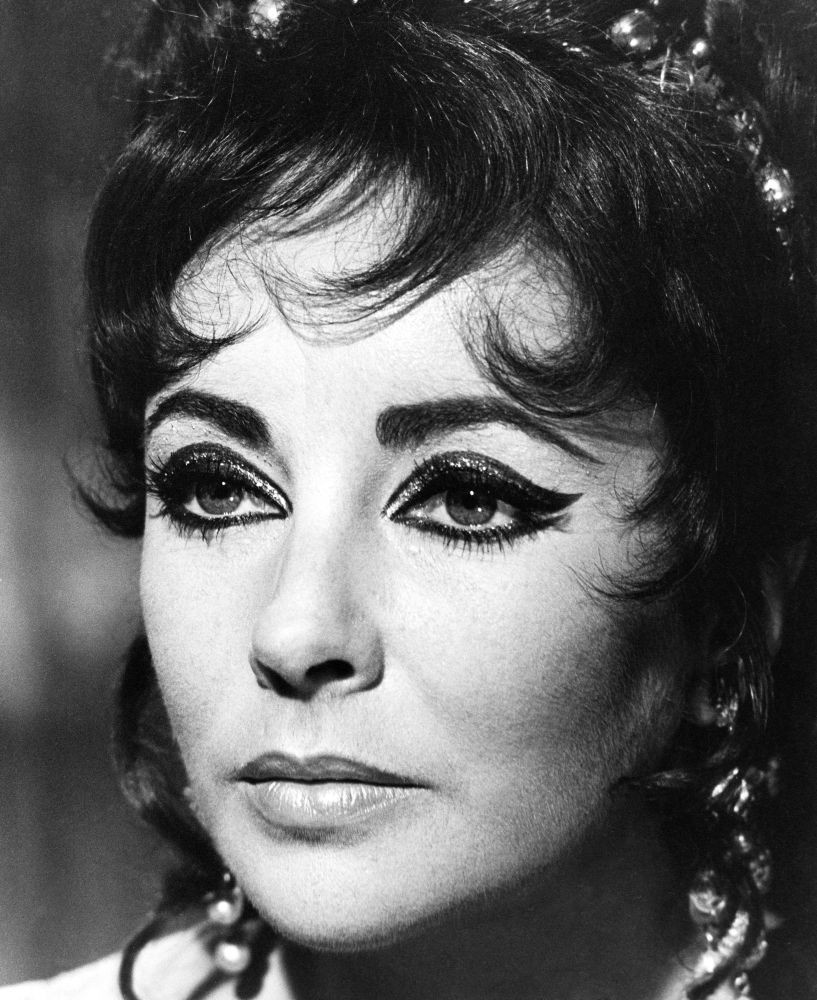 Doctor Faustus, Elizabeth Taylor, 1967 Poster Print - Posterazzi