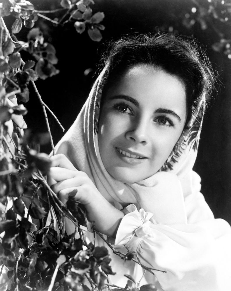 Elizabeth Taylor 1940s Vintage Life Magazine Elizabeth Taylor 1947
