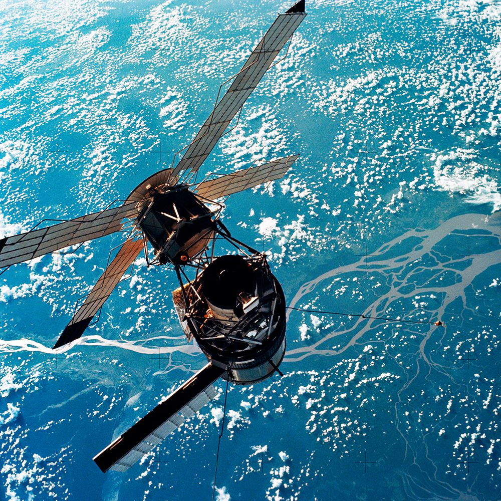 Skylab 3 - Skylab as the Command Module moves in for Docking Poster ...