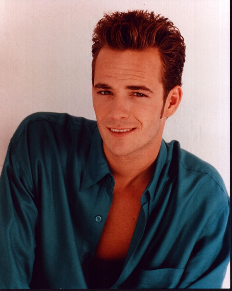 Luke Perry In Aqua Top Photo Print - Item # MVM59871 - Posterazzi