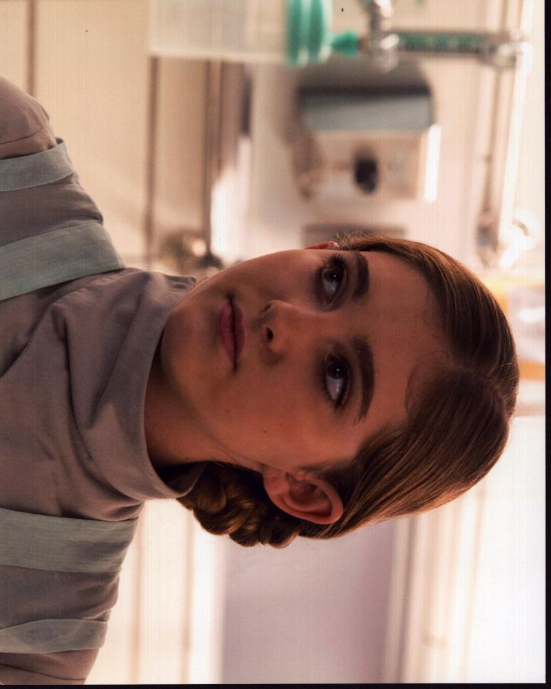 Willow Shields In The Hunger Games: Mockingjay - Part 2 Photo Print ...