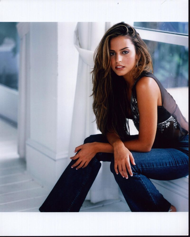 Genesis Rodriguez Leaning Forward In Jeans Photo Print - Item ...