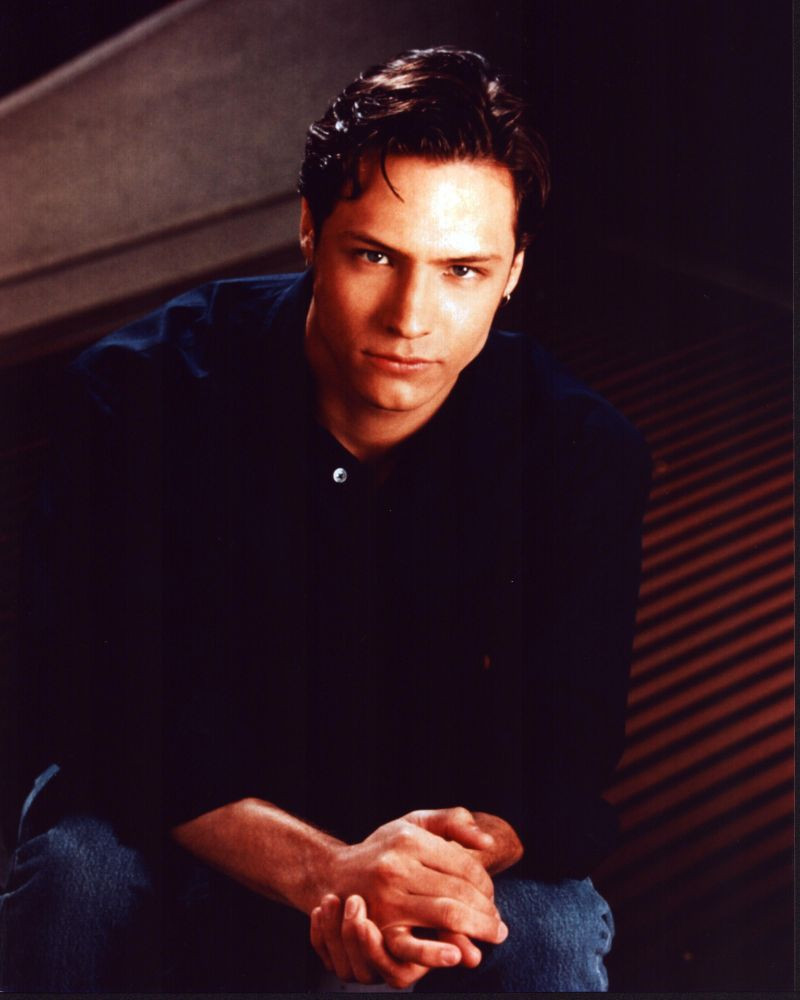 Nick Wechsler Posed For Roswell Photo Print - Item # MVM56726 - Posterazzi