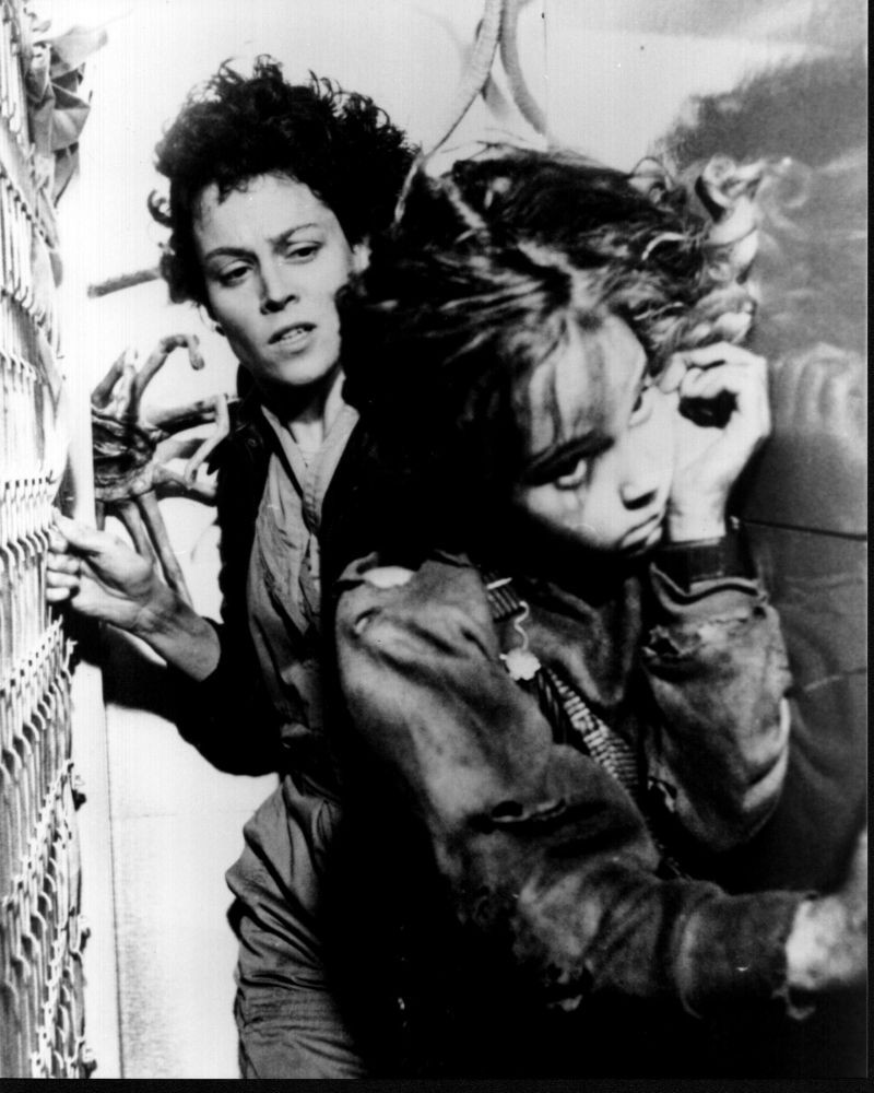 Sigourney Weaver And Carrie Henn Under Bed In Aliens Black And White ...