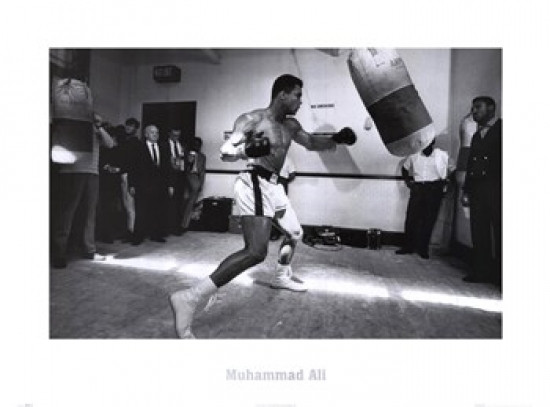Muhammad Ali - heavy bag Poster Print (28 x 22) - Posterazzi
