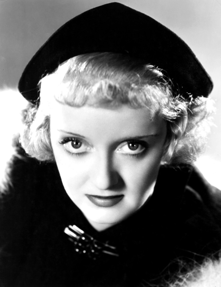 Bette Davis Ca. 1934 Photo Print - Item # VAREVCPBDBEDAEC267H - Posterazzi