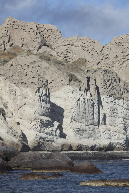 Massive weathered tuff deposits from the Minoan Eruption of Santorini ...