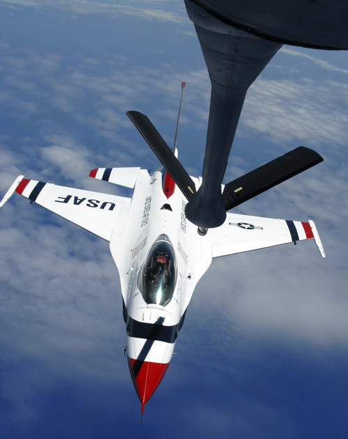 Altus Air Force Base, Oklahoma, April 18-19 2009 - An Altus KC-135 ...