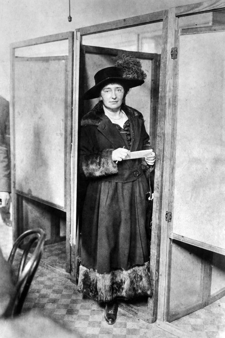 Woman: Voting, 1920. /Nan Unidentified Woman With Her Ballot At A ...