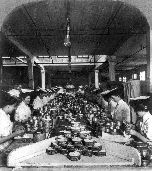 Chicago: Meatpacking. /Nfactory Workers Labeling Cans Of The 'Veribest ...