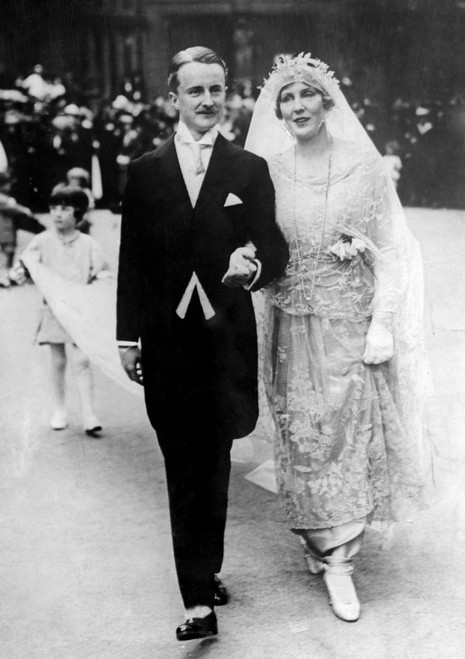 Alfred Duff Cooper And His Bride History - Item # VAREVCHBDALCOCS001 ...