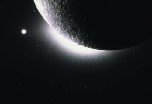 Moon: Earthshine. /Nphotograph Of The Moon Showing The Bright Glow Of ...