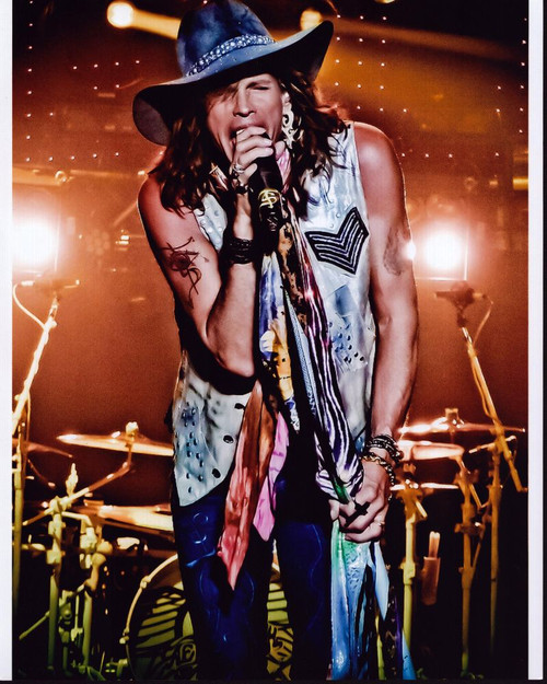 Steven Tyler Singing In White Vest And Hat Photo Print (8 x 10 ...