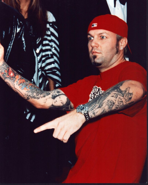 Fred Durst In Red Hat And Shirt Photo Print (8 x 10) - Posterazzi