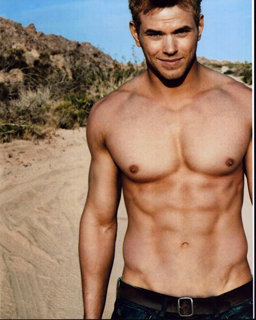 Kellan Lutz Shirtless On Beach Photo Print (8 x 10) - Posterazzi