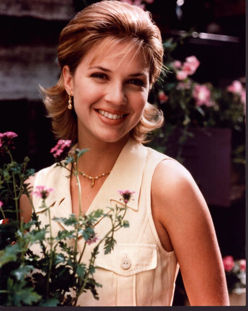 Megan Ward With Pink Flowers In Joe'S Apartment Photo Print (8 x 10 ...