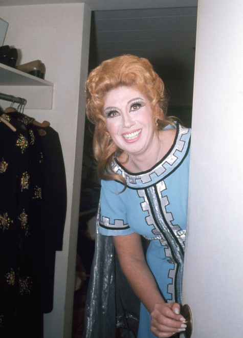 Opera singer Beverly Sills backstage at LaScala, in Rossinis LAseddio ...