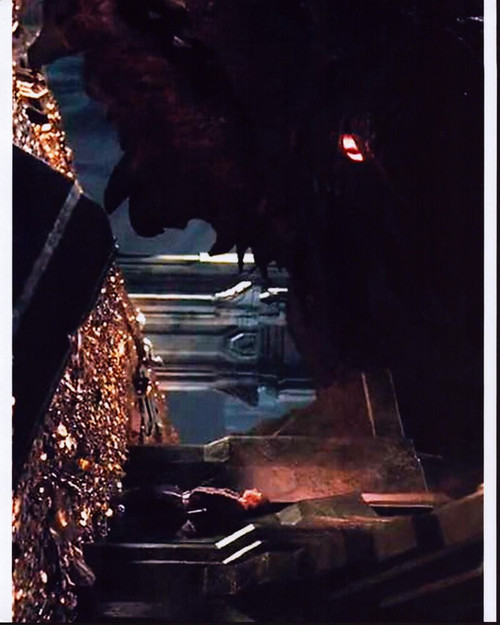 Close Up Of Smaug'S Eye In The Hobbit: The Desolation Of Smaug Photo ...
