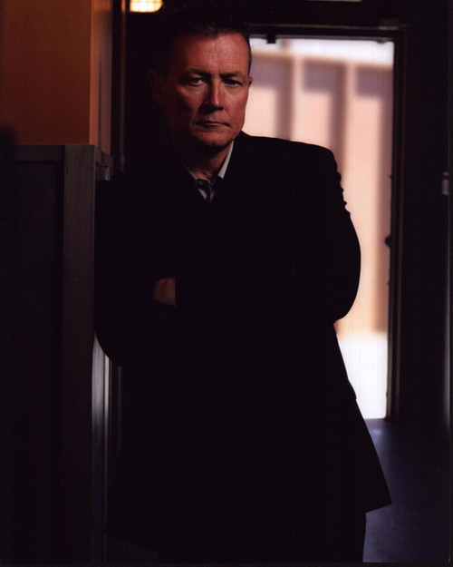 Robert Patrick Leaning On Wall Arms Crossed Photo Print - Item ...