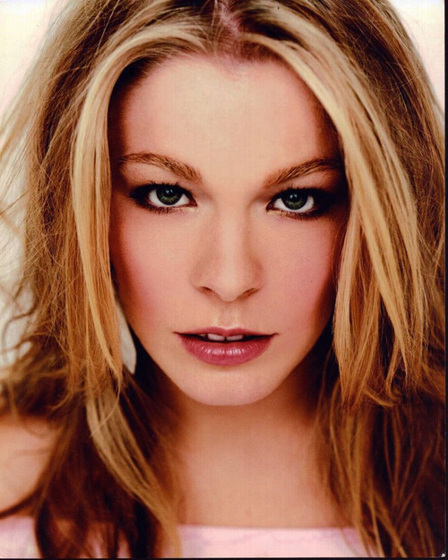 Leann Rimes Headshot Closeup Photo Print - Item # MVM56569 - Posterazzi