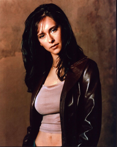 Jennifer Love Hewitt In Tan Top And Brown Leather Jacket Photo Print ...