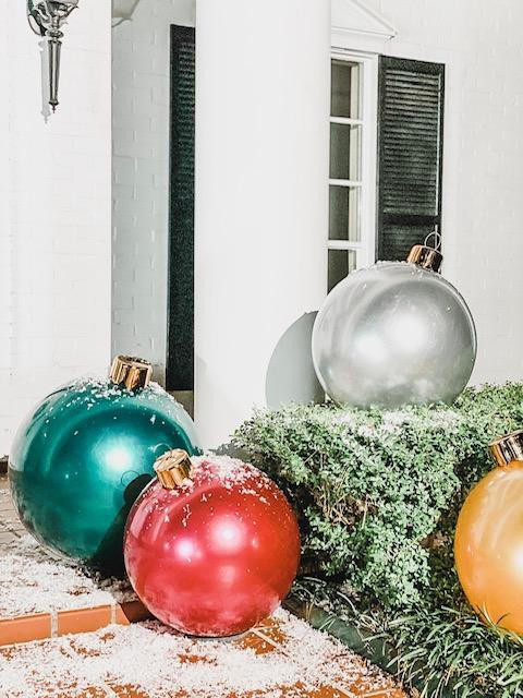 Holly Green Holiball®