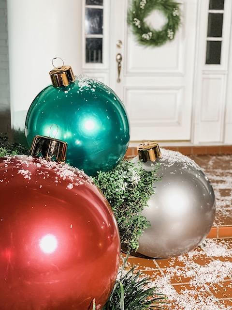 Holly Green Holiball®