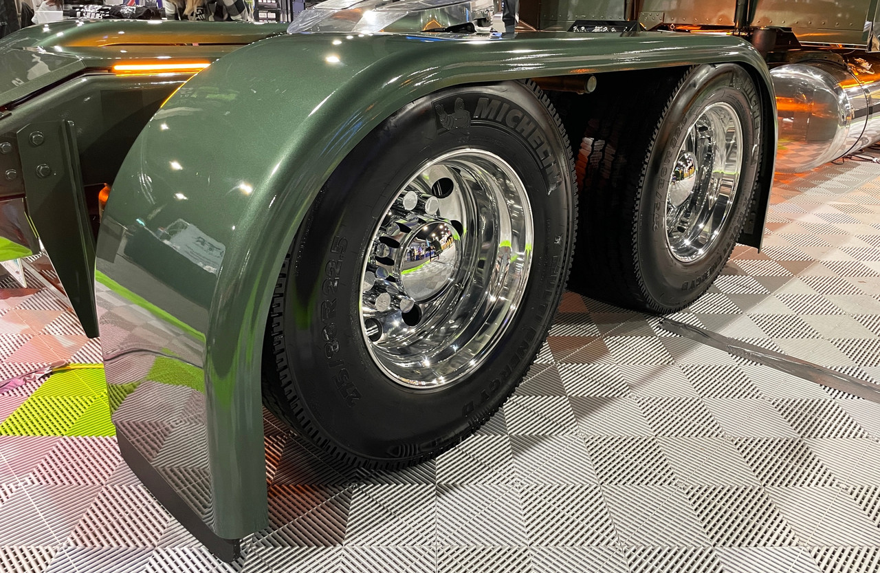 Bracket Kits for Fiberglass Full Fenders