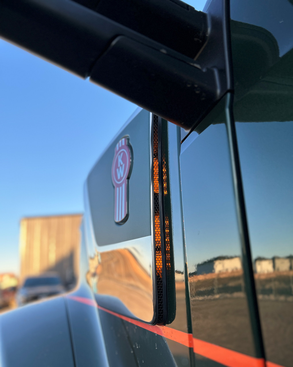 Kenworth W990 Intake Light