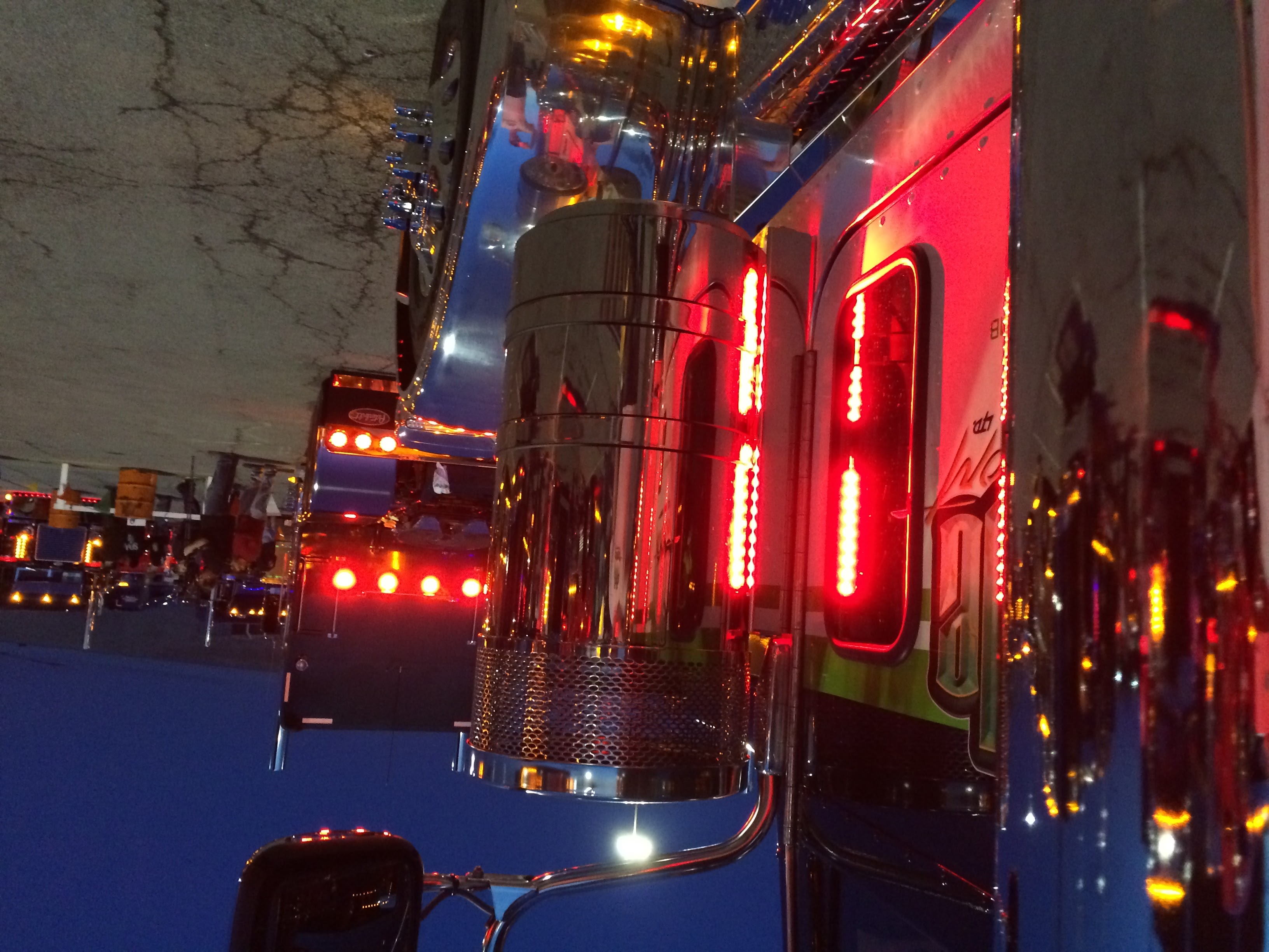 Peterbilt Backlit Air Cleaner Light Bar, Rear (15")