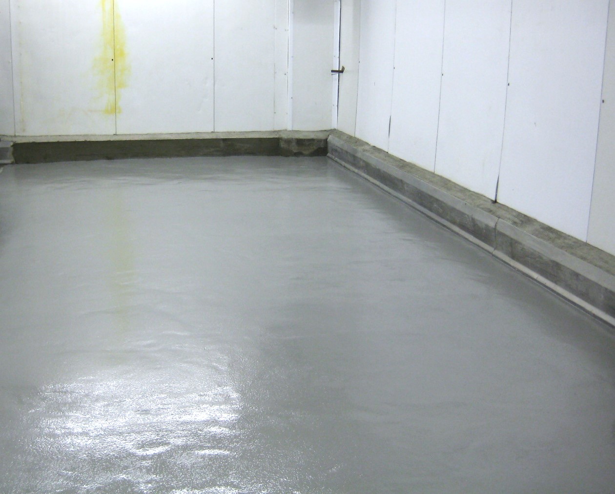 Cold Climate Floor Coatings: Keeping Surfaces Durable & Safe - Garon ...