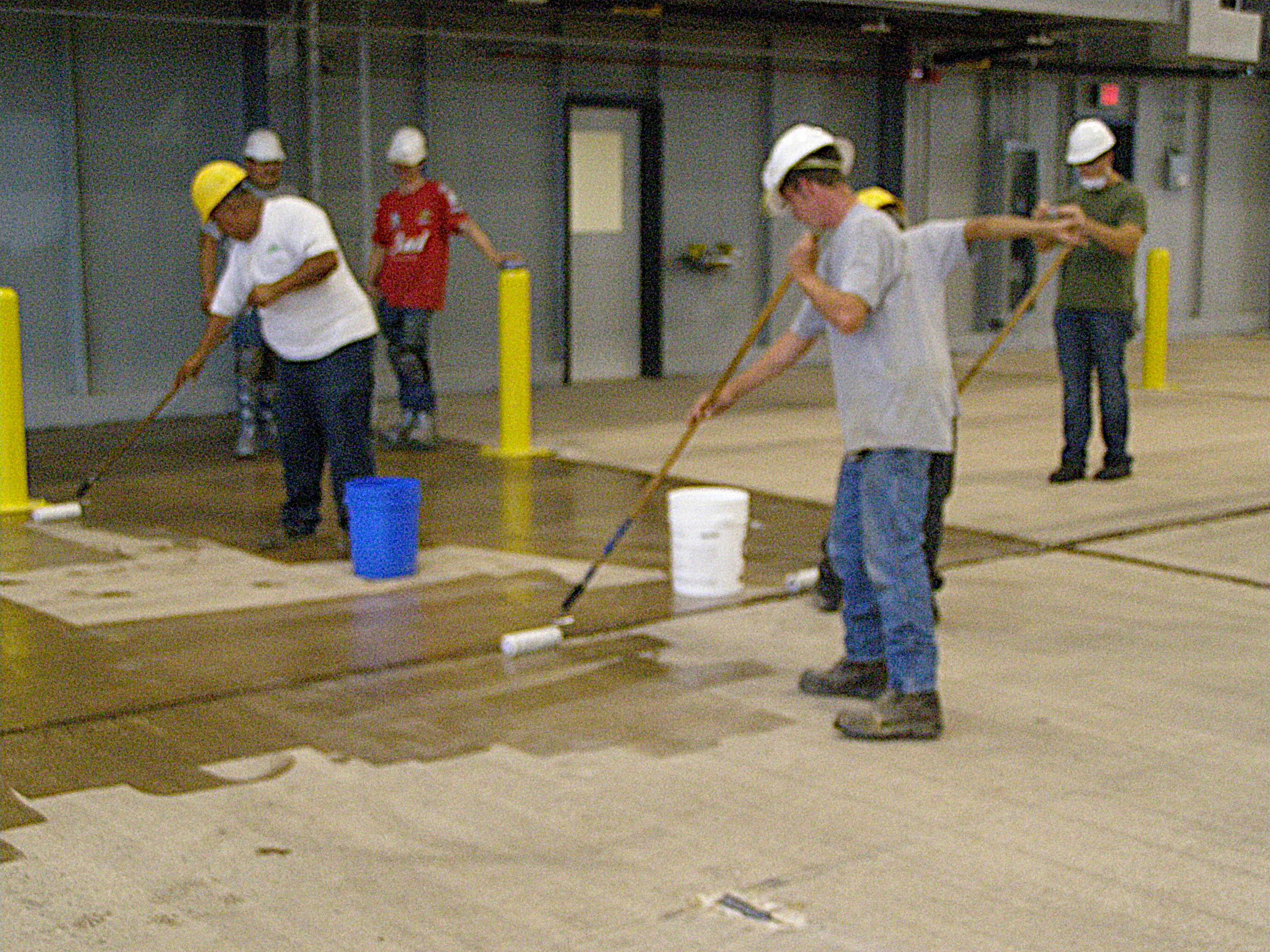 How to Apply an Epoxy Mortar Primer for Industrial Floors - Garon ...