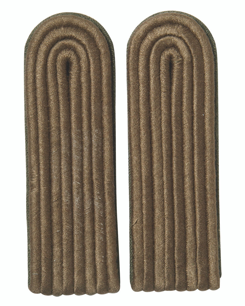 EAST GERMAN SUBDUED LT. SHOULDER BOARDS NEW - STURM-MILTEC USA.