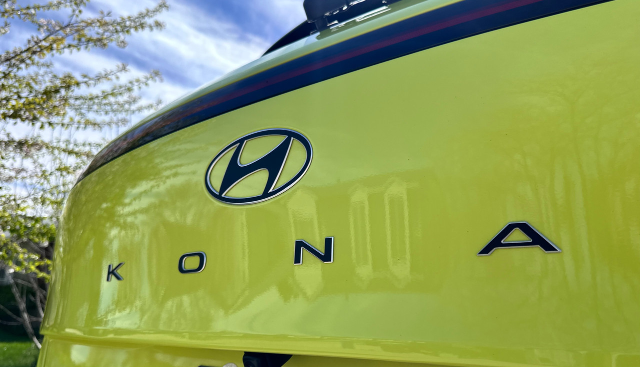 Vinyl Decal Overlay - Compatible with Hyundai Kona 2024 + "Kona" Emblem ...