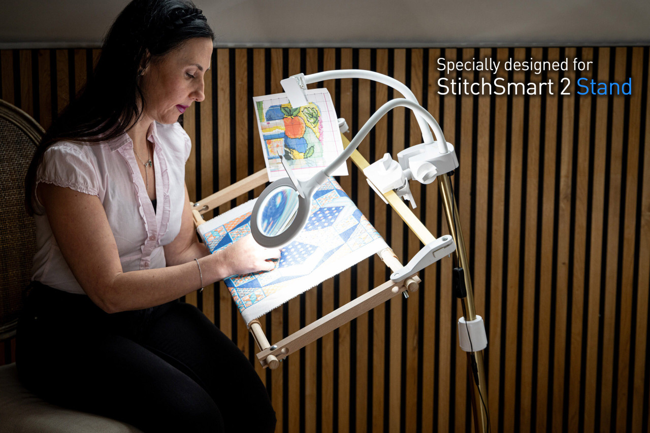 StitchSmart 2 Magnifier Lamp & Chart holder