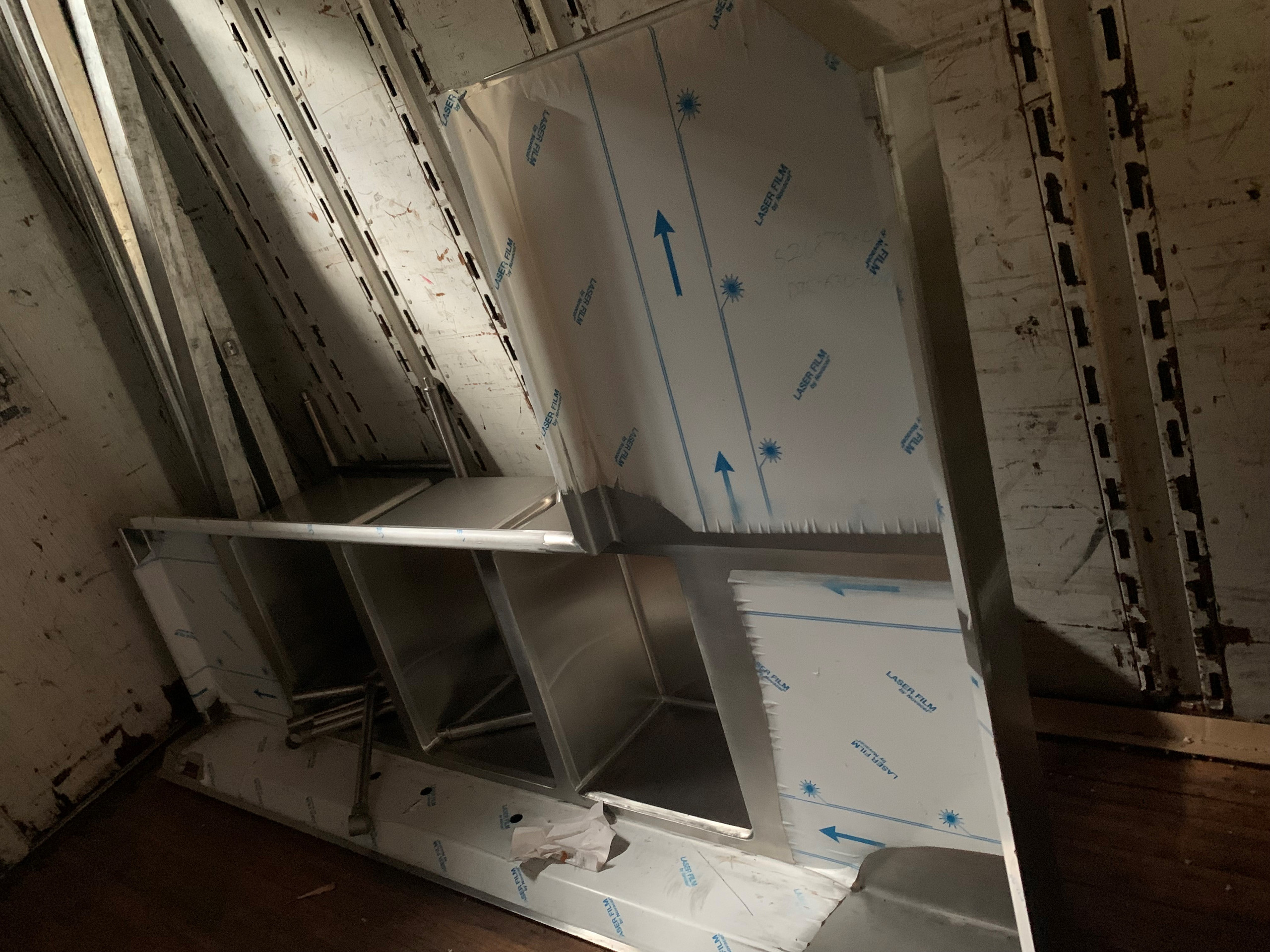 RIGHT SOILED 3 COMPARTMENT DISH TABLE - Gillette Restaurant Equipment